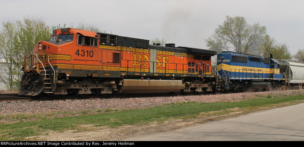 BNSF 4310 & DME 6200 (3)